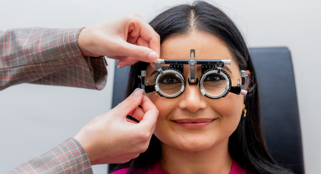 Allergies oculaires : Types, causes, symptômes et traitements